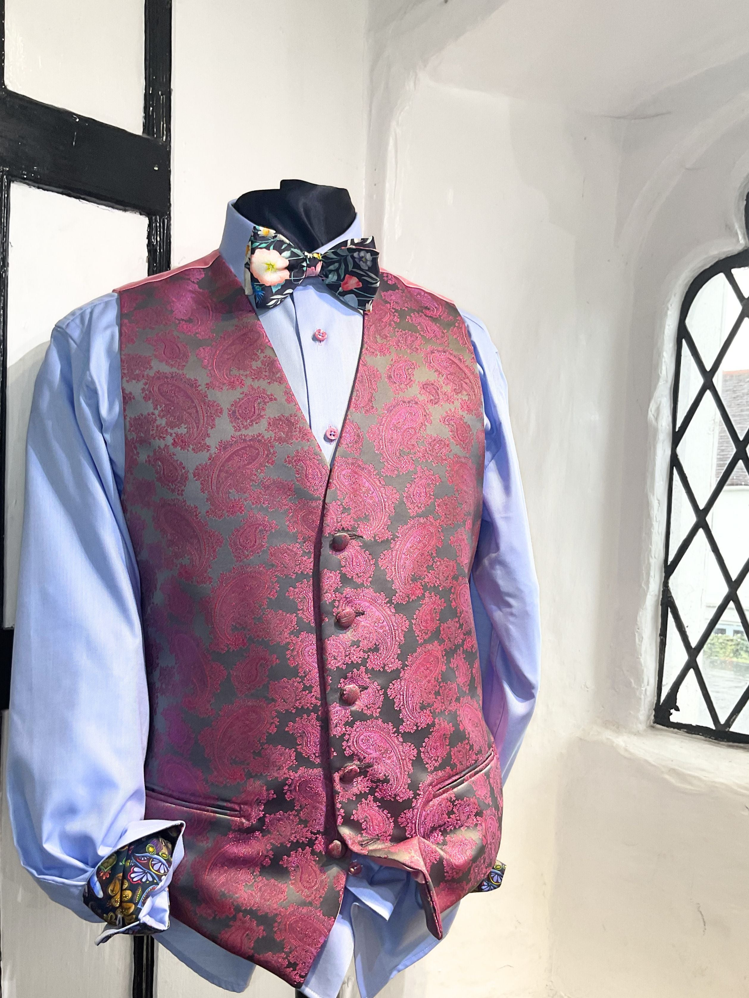 JACQUARD PINK PAISLEY WAISTCOAT – Hansfords Menswear